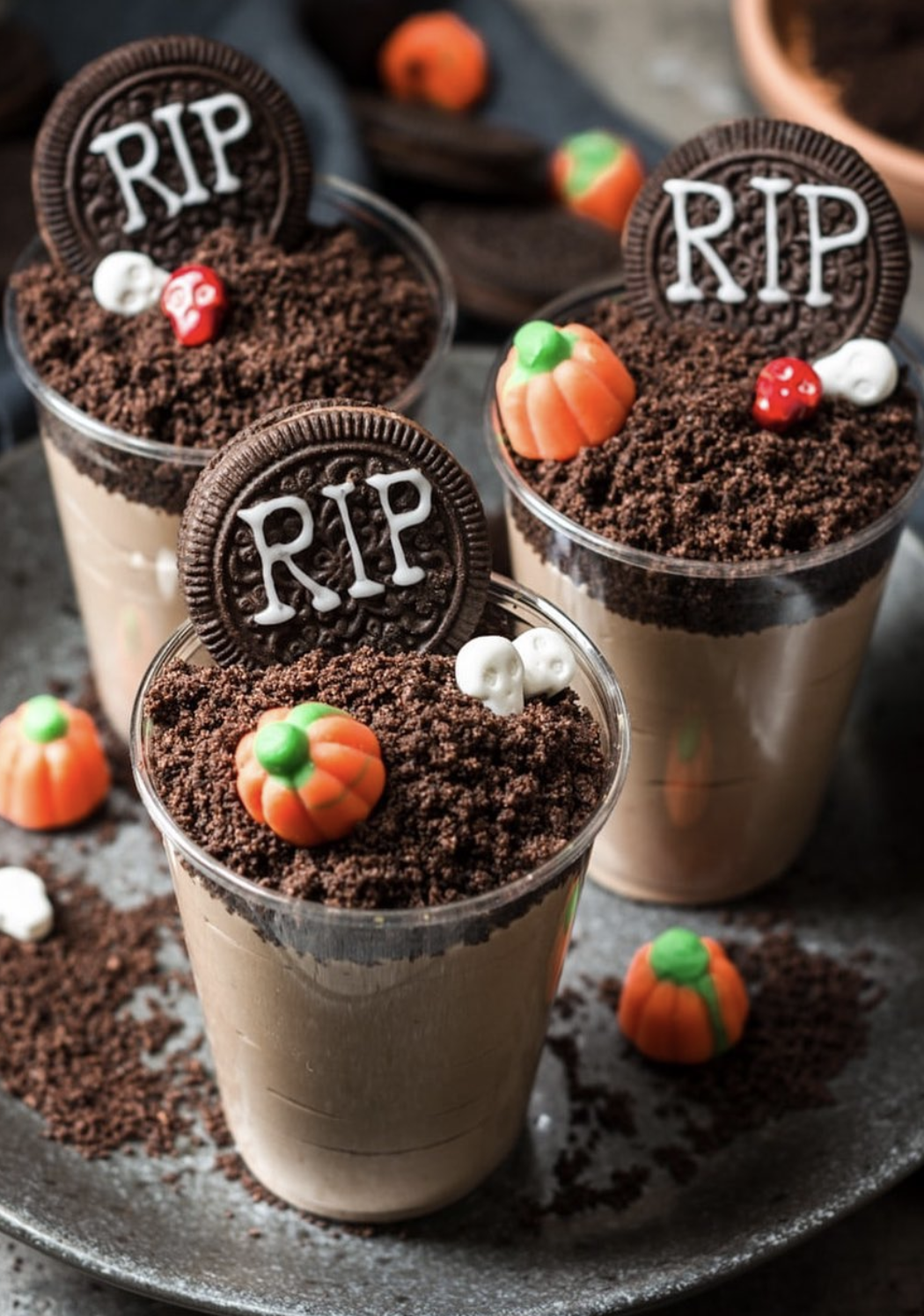 24 Spooky Halloween Dessert Ideas! - thecanadianguy.com